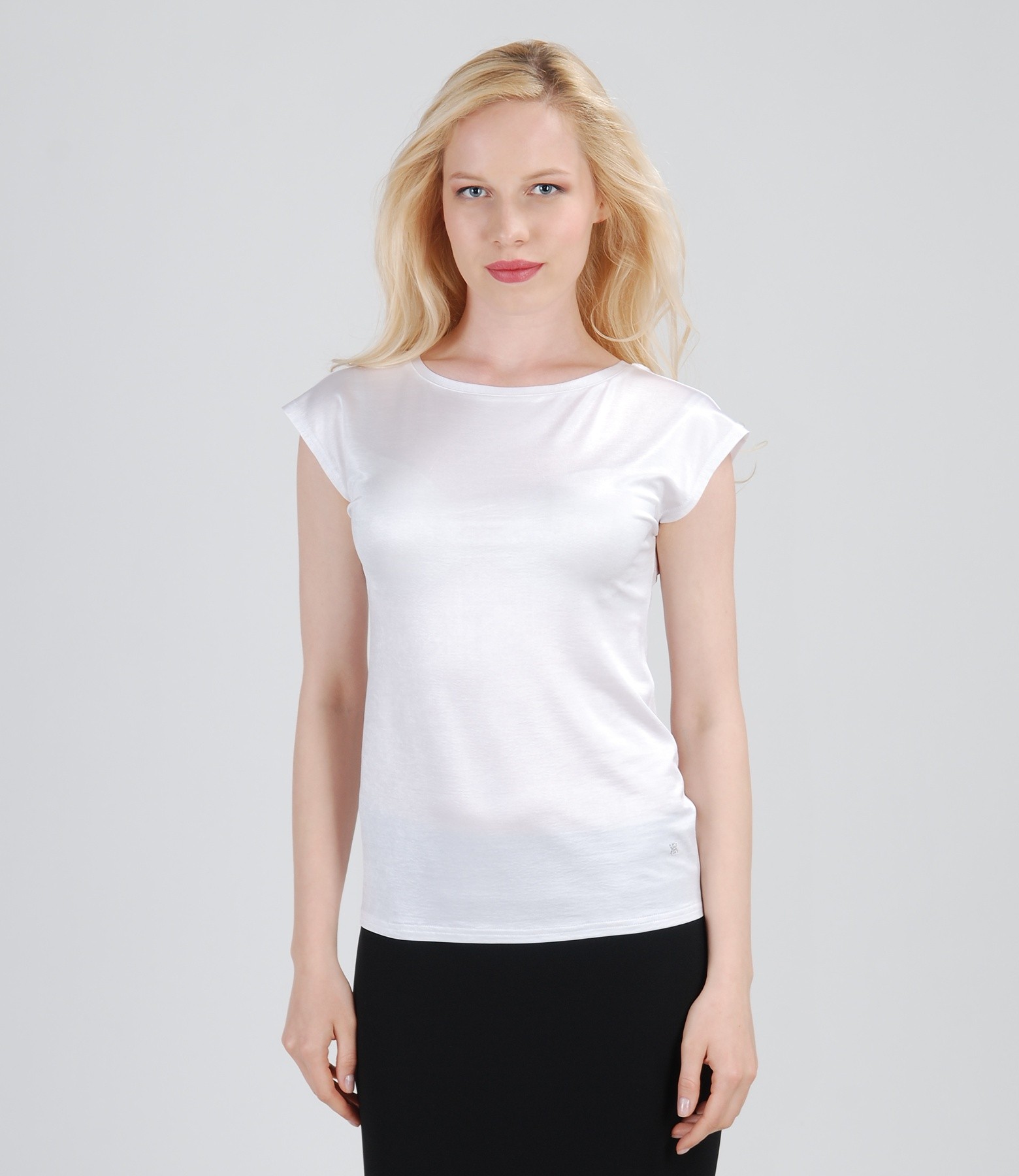 Satined jersey drop shoulder t-shirt white - YOKKO